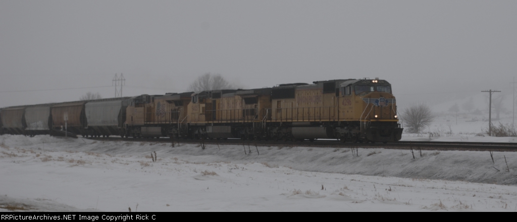 UP 4296 Leads An EB Manifest